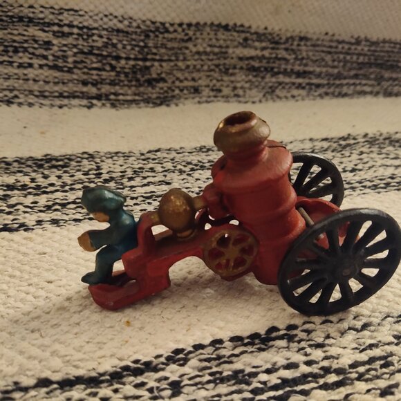 Unbranded | Toys | Vintage Cast Iron Horse Drawn Fire Carriage Pump ...